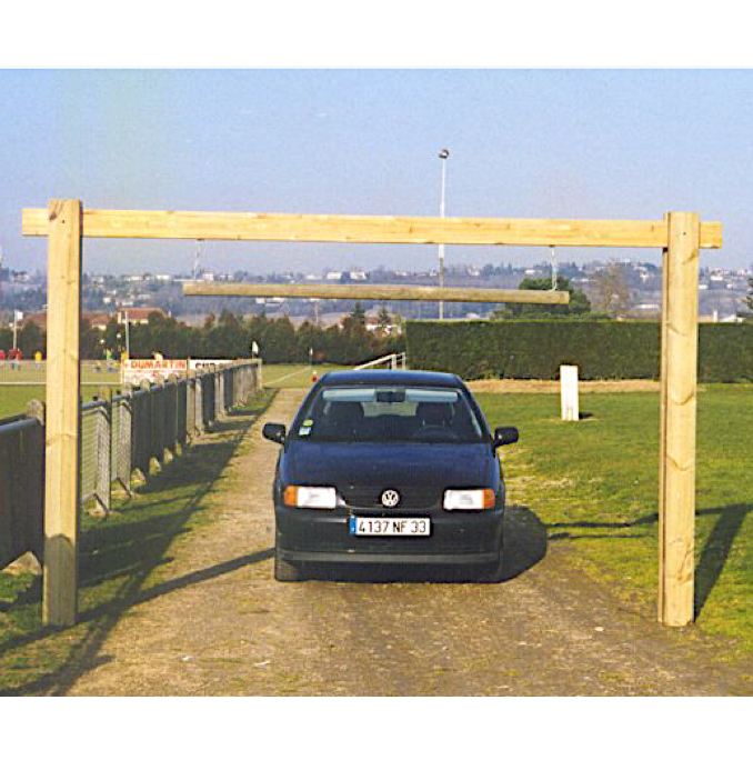 Portique de gabarit véhicule en bois lamellé collé - Metropole Equipements