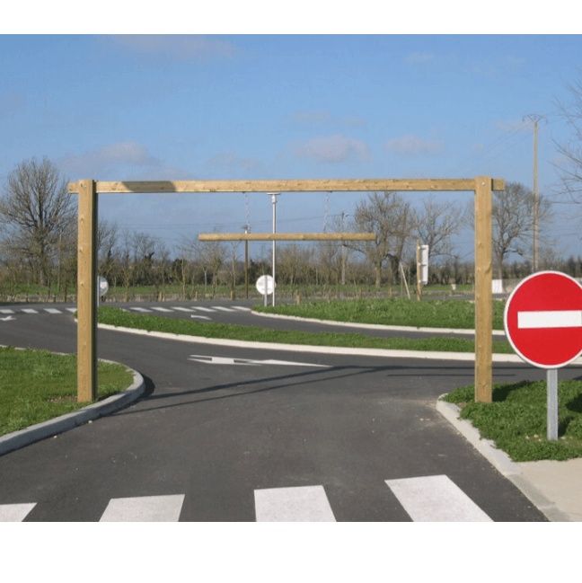 Portique de gabarit véhicule en bois lamellé collé - Metropole Equipements